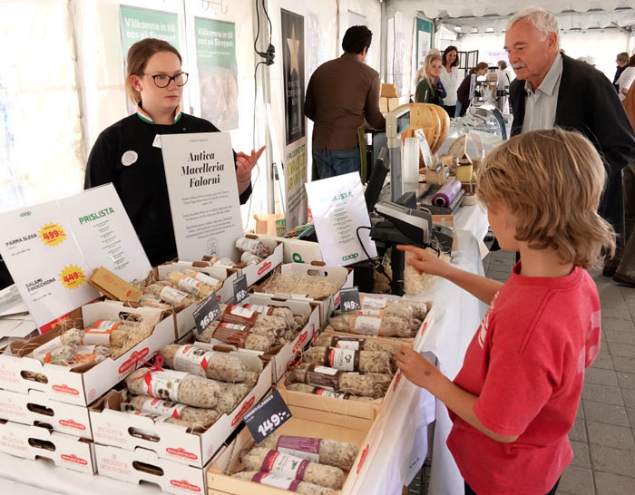 Lidingösidan - Matfylld fredag i Centrum